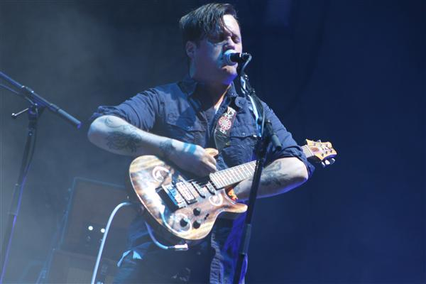 Modest Mouse | Se luce con tres nuevas canciones | Play Reactor