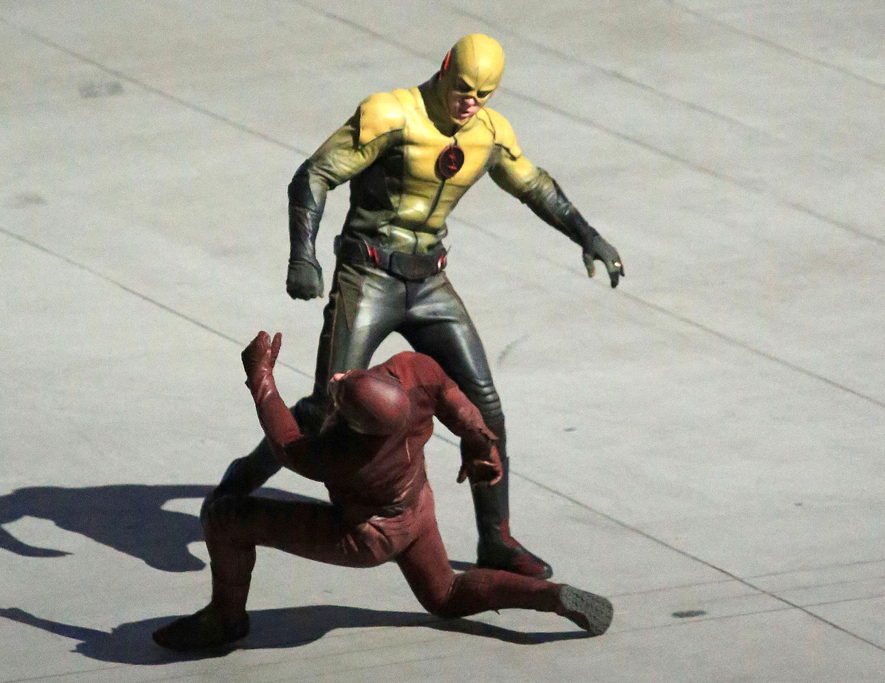 Exclusive… Grant Gustin Films A Fight Scene On The Set Of ‘The Flash ...